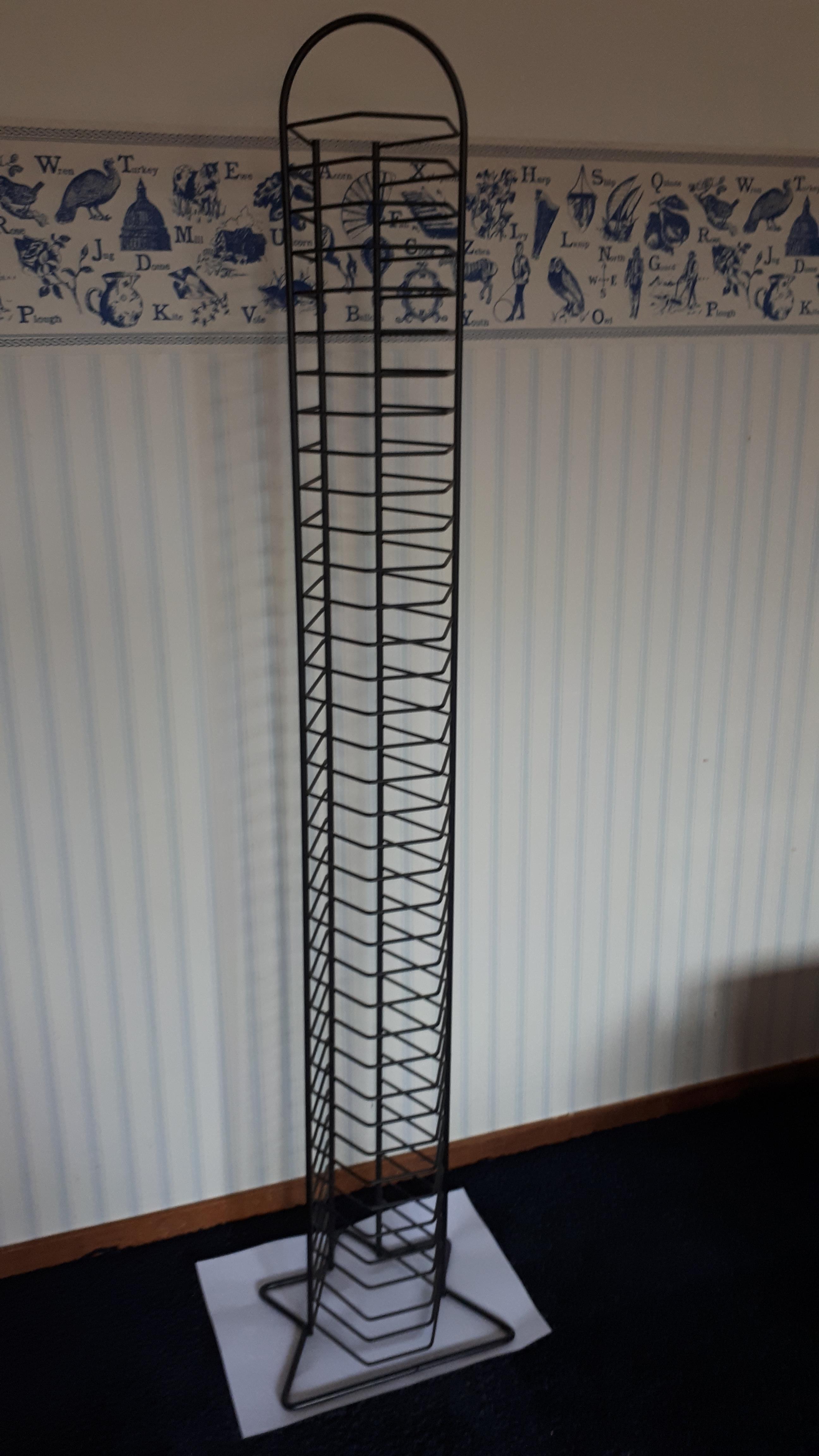 ZES ZWART METALEN CD-REKKEN, PASSEN 75 CD'S PER REK IN in Utrecht ...