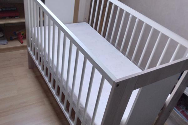 WIT KINDERLEDIKANT MET MATRAS in Broek in Waterland - Kinderen en Baby ...