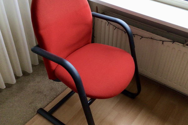 RODE STOEL VAN GOEDE KWALITEIT in Utrecht - Huis en Inrichting, Banken ...