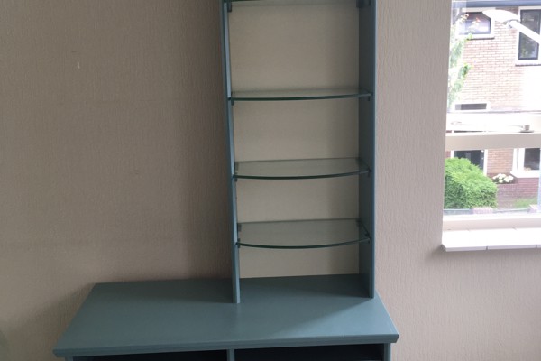 GROENE KAST MET GLAZEN PLANKEN in Hilversum - Huis en Inrichting ...
