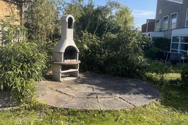 ROND TERRAS EN BARBECUE in 's-Gravenhage - Tuin en Terras, Tegels en ...