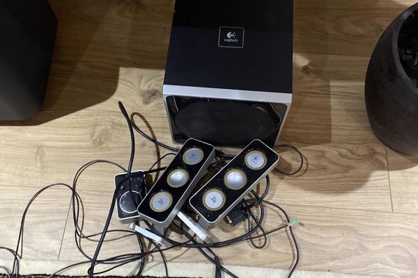 LOGITECH BOXJES MET SUBWOOFER in Utrecht - Audio en TV, Audio | Gratis ...