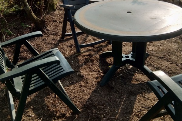 RONDE, GROENE, TUINTAFEL. in Alphen - Tuin en Terras, Huisjes en ...