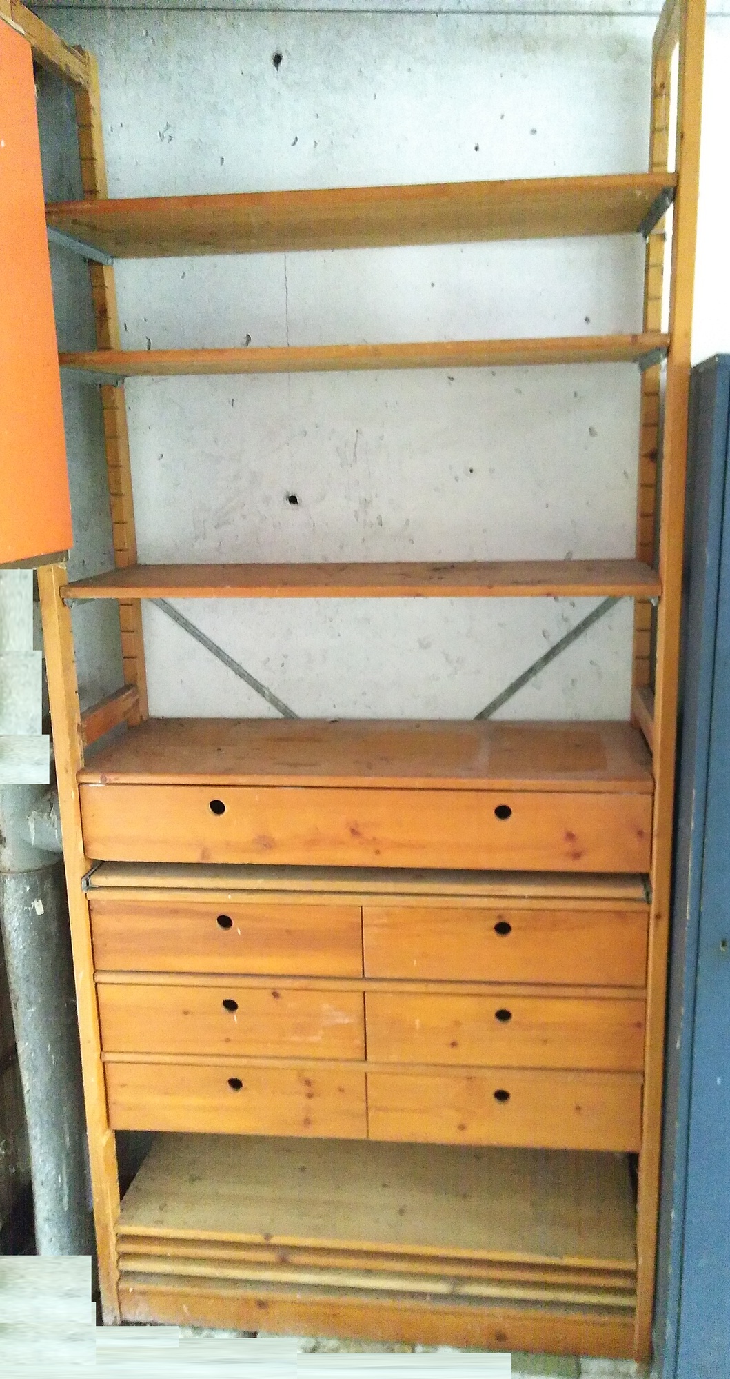 KAST VOOR GARAGE MET PLANKEN, LAADJES EN UITSCHUIFPLANK in Utrecht ...