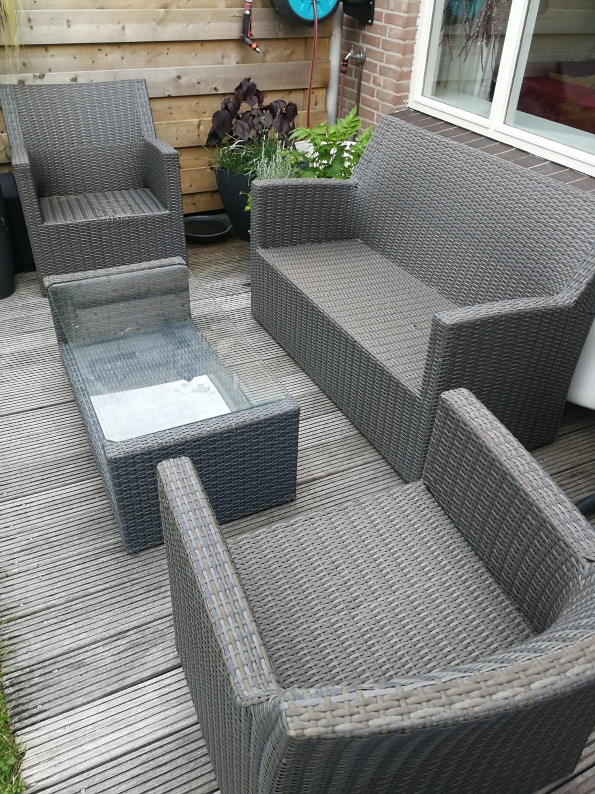 BANK, STOEL EN TAFEL VOOR IN DE TUIN in Leiden - Tuin en Terras ...