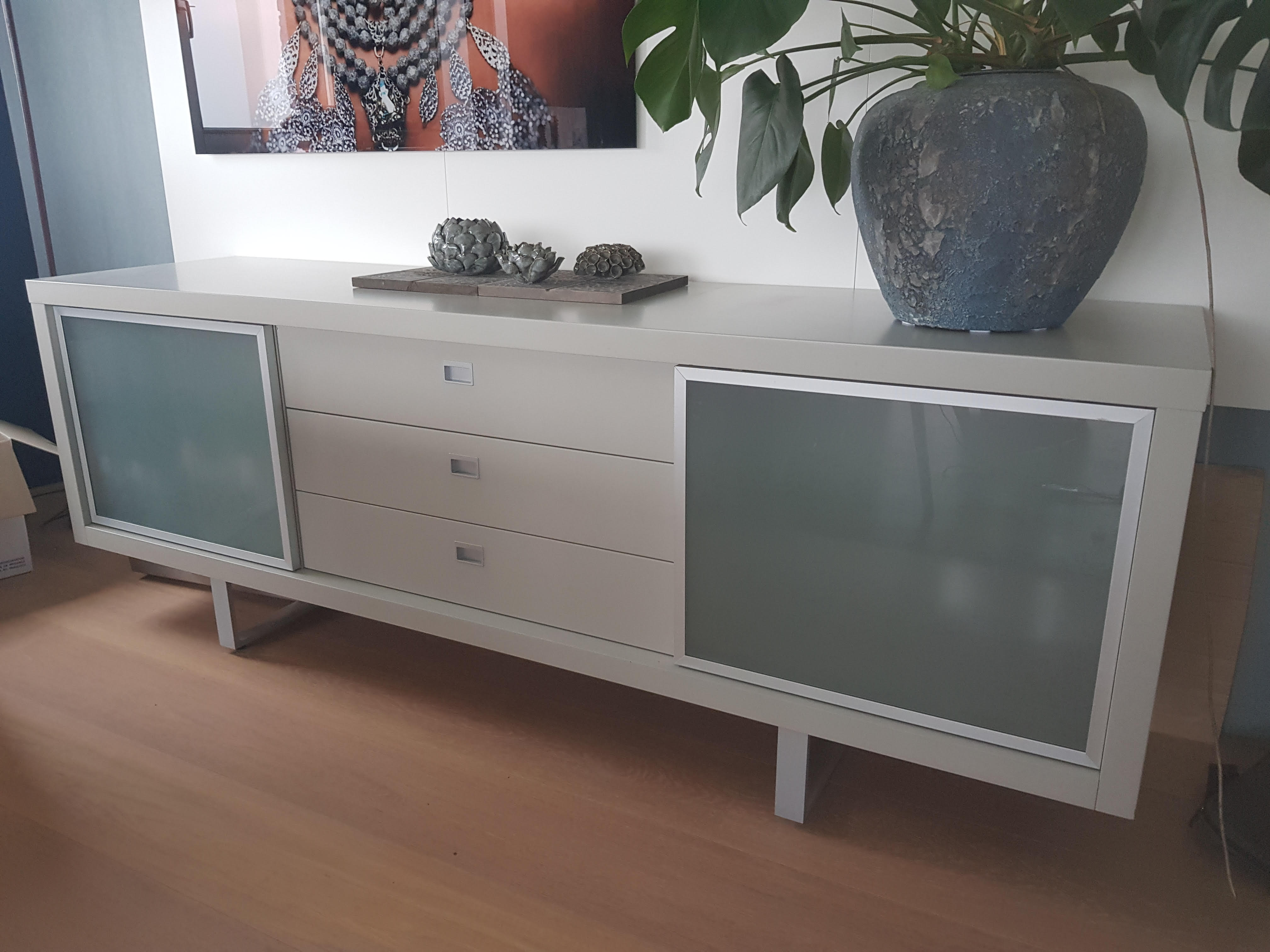 MODERN DRESSOIR ALS NIEUW in Leiderdorp - Huis en Inrichting, Kasten en ...
