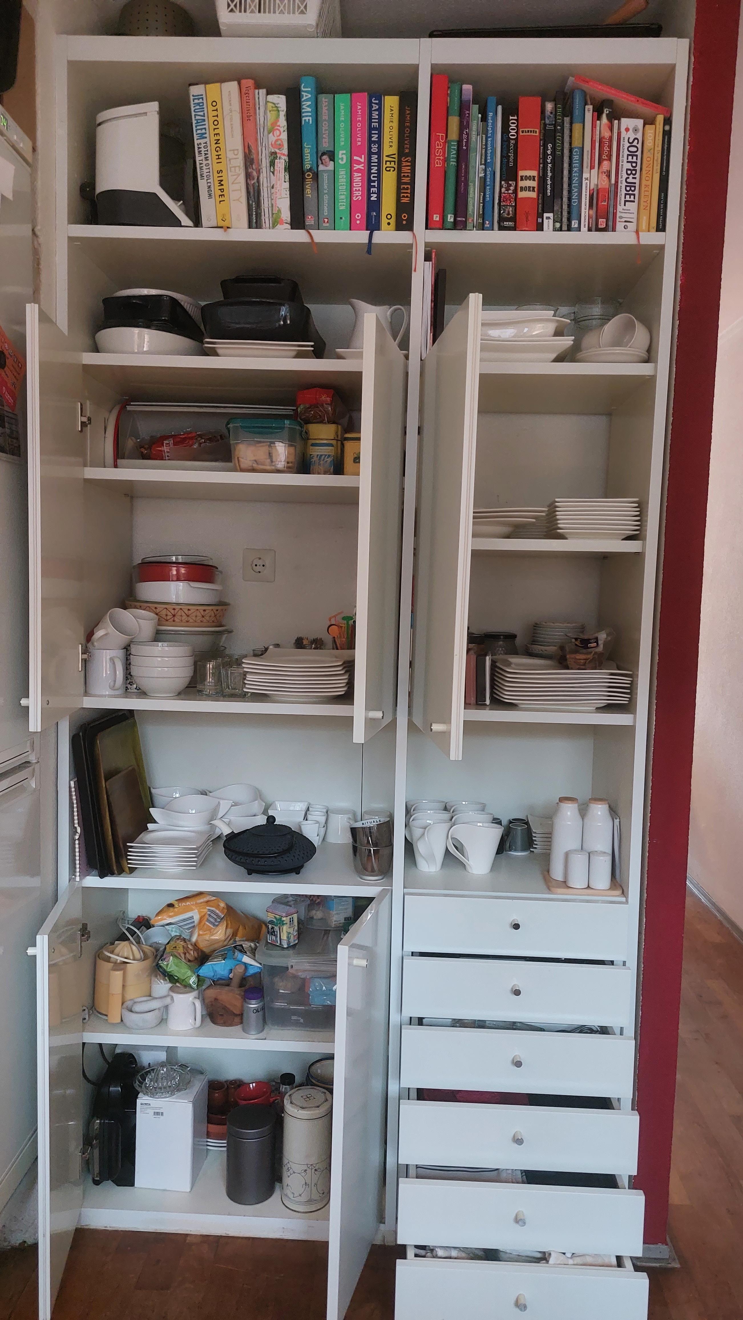 WITTE HOGE KAST, H 243, D 42, B 121 CM in Utrecht - Huis en Inrichting ...