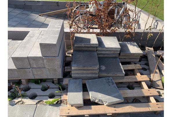 TUINTEGELS VERSCHILLENDE SOORTEN in Nijmegen - Tuin en Terras, Tegels ...