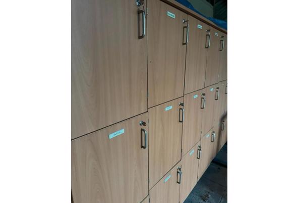 3X HOUTEN INDUSTRIËLE LOCKER KAST 9 VAKKEN PER ELEMENT. in Reek - Huis ...
