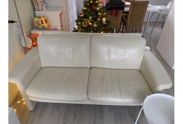 FIJNE CRÈME WITTE LEREN TWEEZITSBANK in Vianen - Huis en Inrichting ...