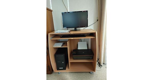 HANDIG COMPUTERMEUBEL, MET UITSCHUIFBLAD VOOR TOETSENBORD in Steenwijk ...