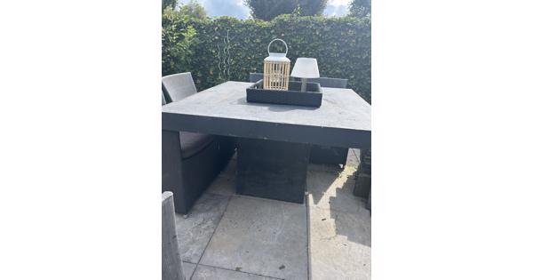 BETONNEN TUINTAFEL, ZEER CHIQUE EN MEGA ZWAAR! VIERKANT 1.30 MTR in ...